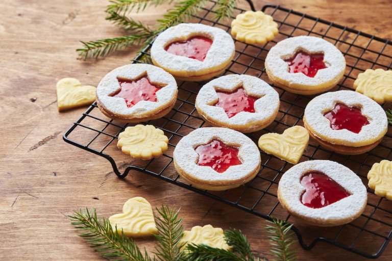 European Holiday Cookie Recipes & Seasonal Drink Pairings - Ryder-Walker